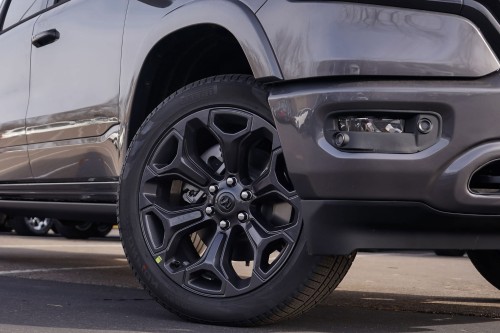 DODGE RAM 1500 2018+ LAMPA PRZECIWMGIELNA PRZEDNIA PRAWA LED 68273291AB ...