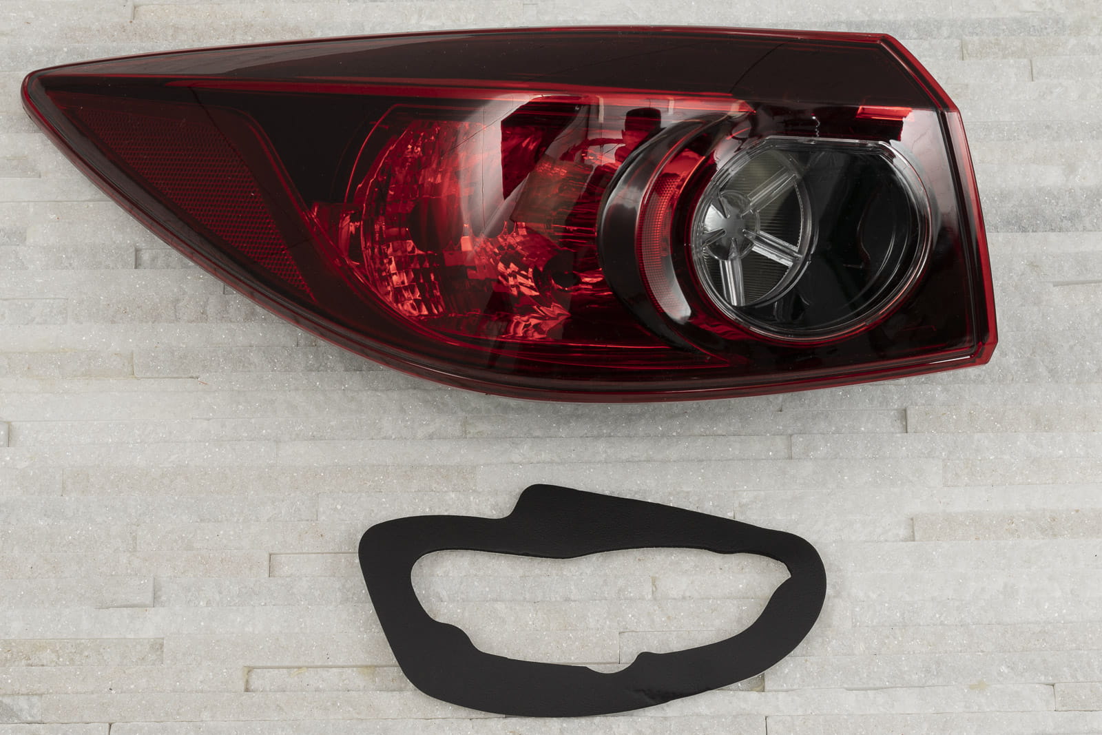 MAZDA 3 III BM 2014-2018 SEDAN LAMPA TYLNA KAROSERYJNA LEWA BKC351150 ...