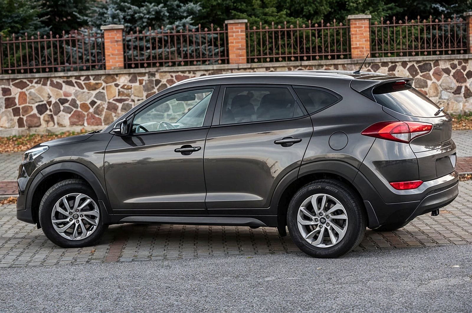 HYUNDAI TUCSON III TL 2015-2020 DOLNA LISTWA PRZEDNICH LEWYCH DRZWI ...